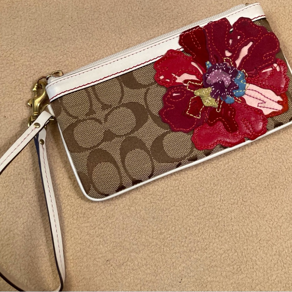 Coach Clutch Signature Canvas Leather Trim Red/Pink S… - Gem
